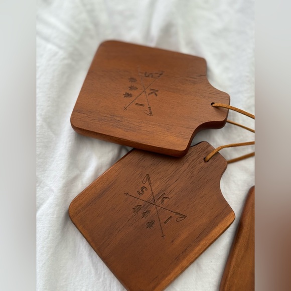 The Alpine Chalet | Accents | Nwt Alpine Chalet Ski Teak Wood Coasters ...